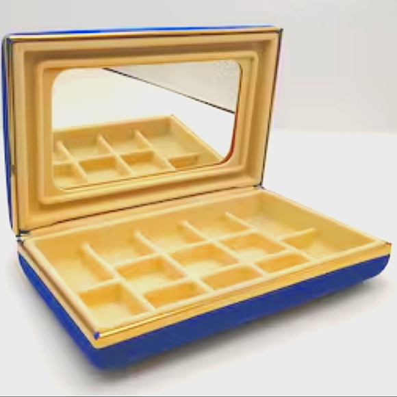 Jewelry | Vintage Clamshell Blue And Cream Jewelry Box With Mirror ...